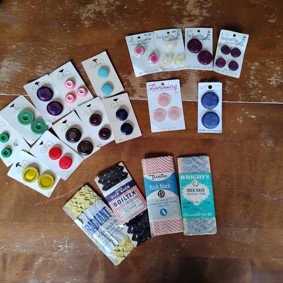La Petite Buttons | Other | Bundle Of Vintage Button Cards And Rick ...